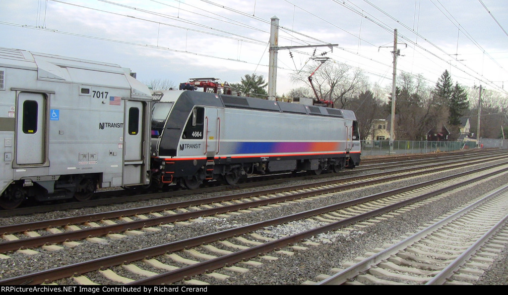 ALP-46A 4664 on Train 7845